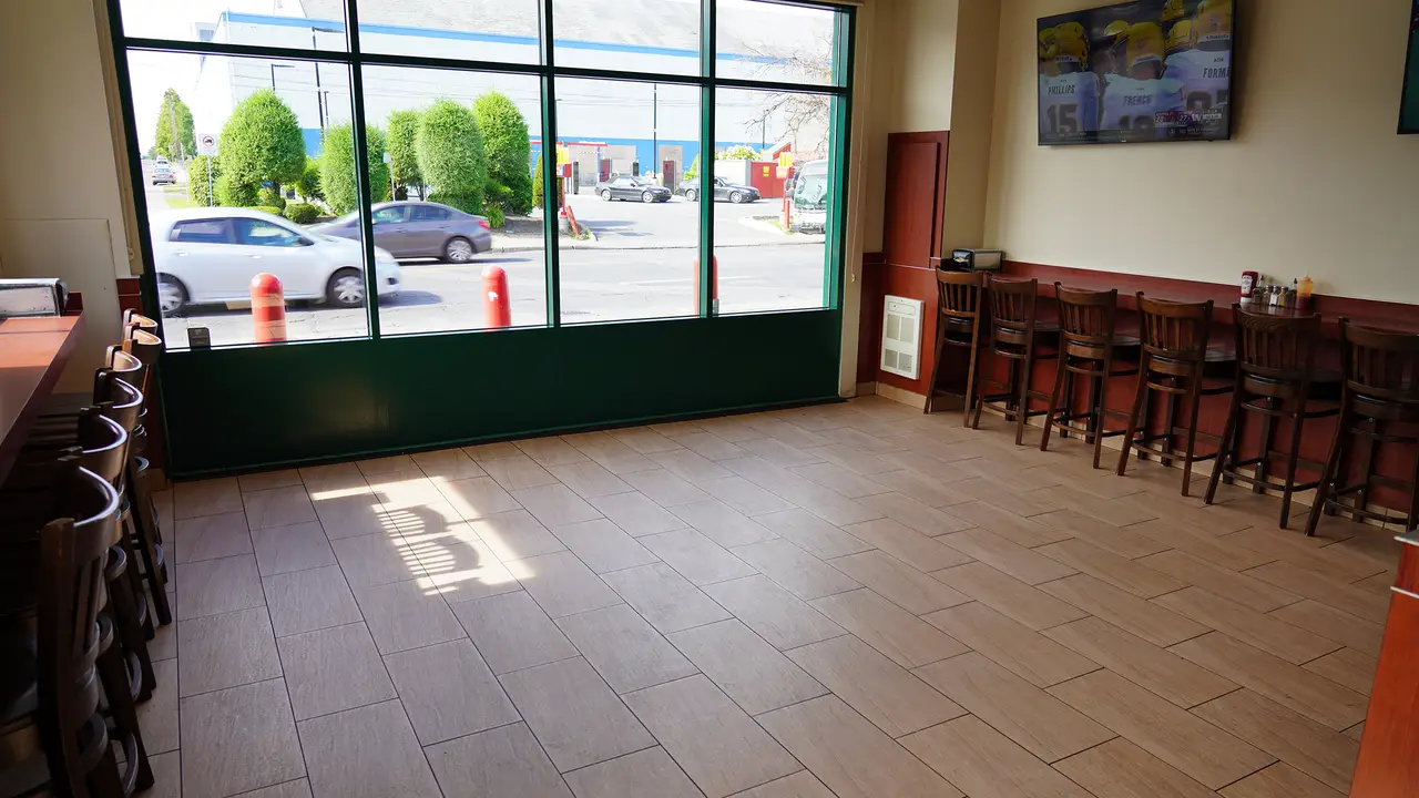 Restaurante Marathon Souvlaki - Notre Dame - Laval, QC | OpenTable