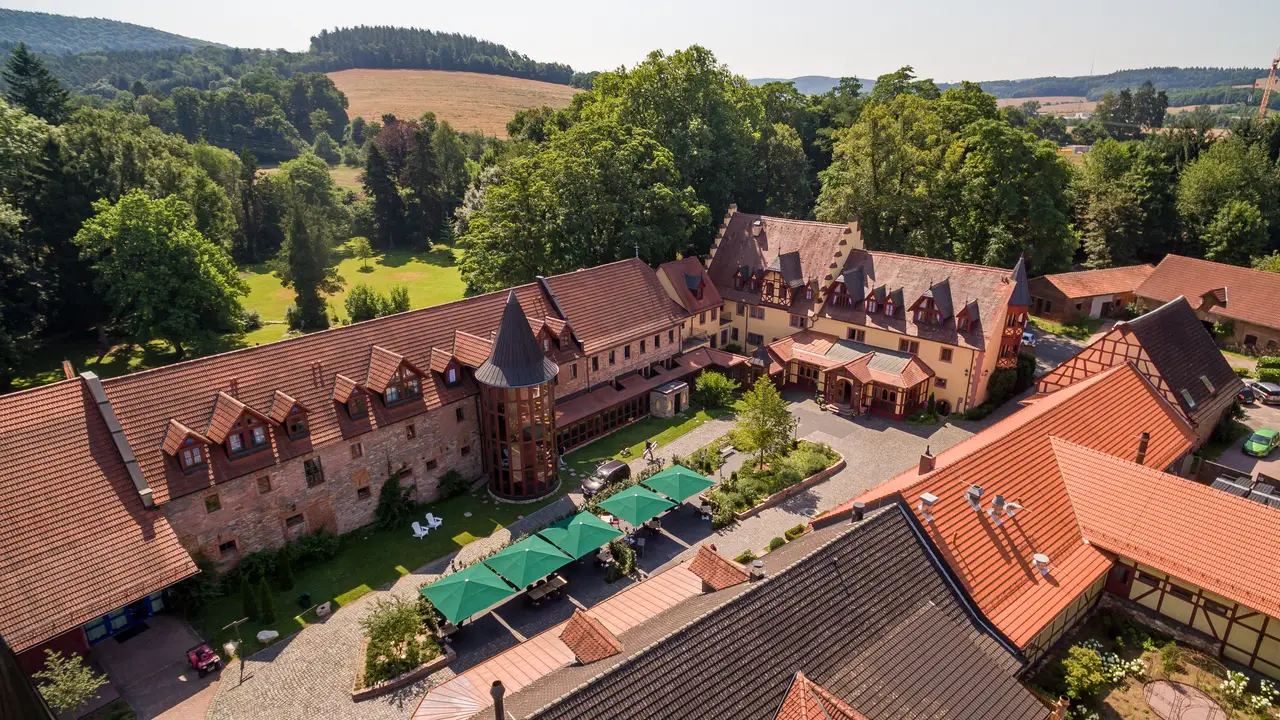 Restaurante Restaurant Rumpolt - Schlosshotel Weyberhöfe - Sailauf ...