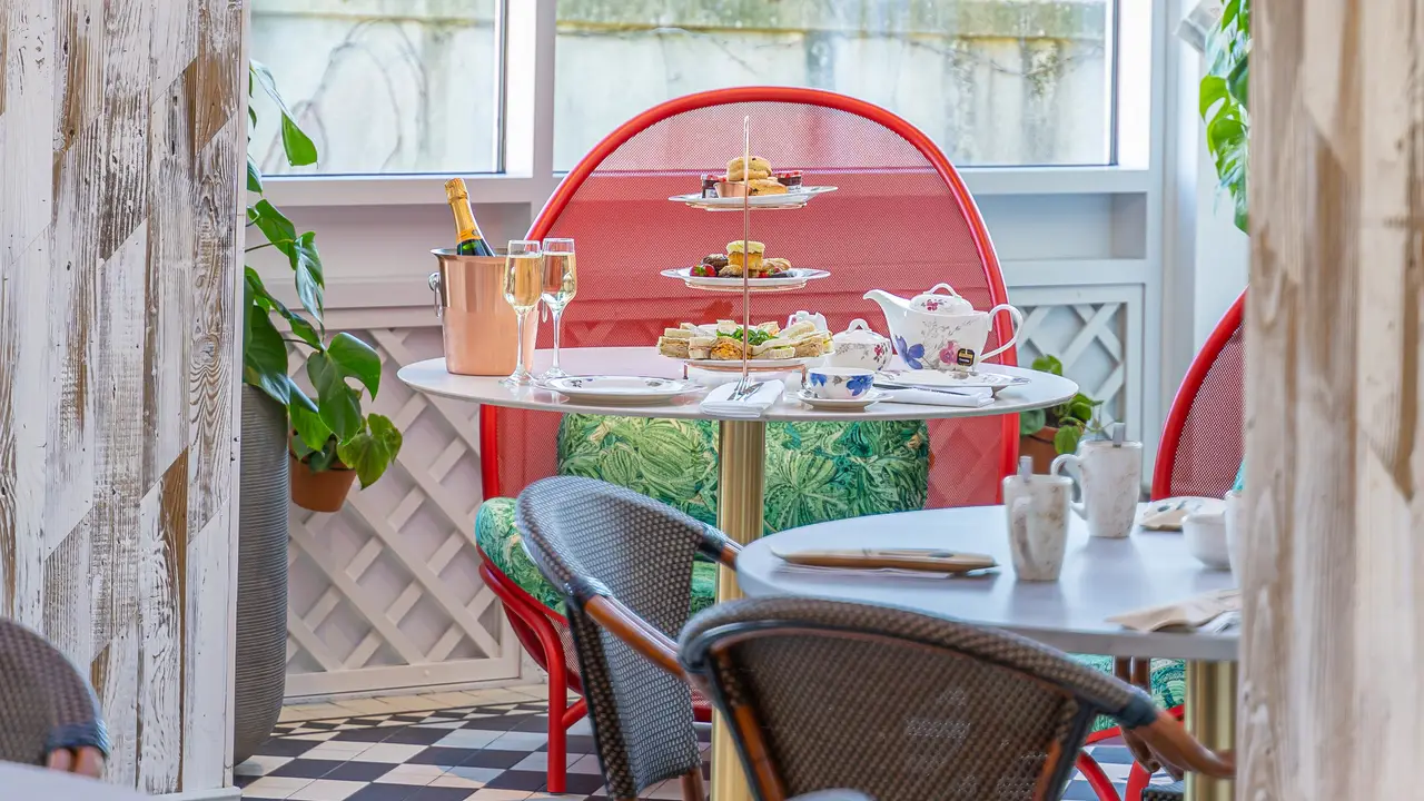 Afternoon Tea at The Secret Garden DoubleTree by Hilton Restaurant ...