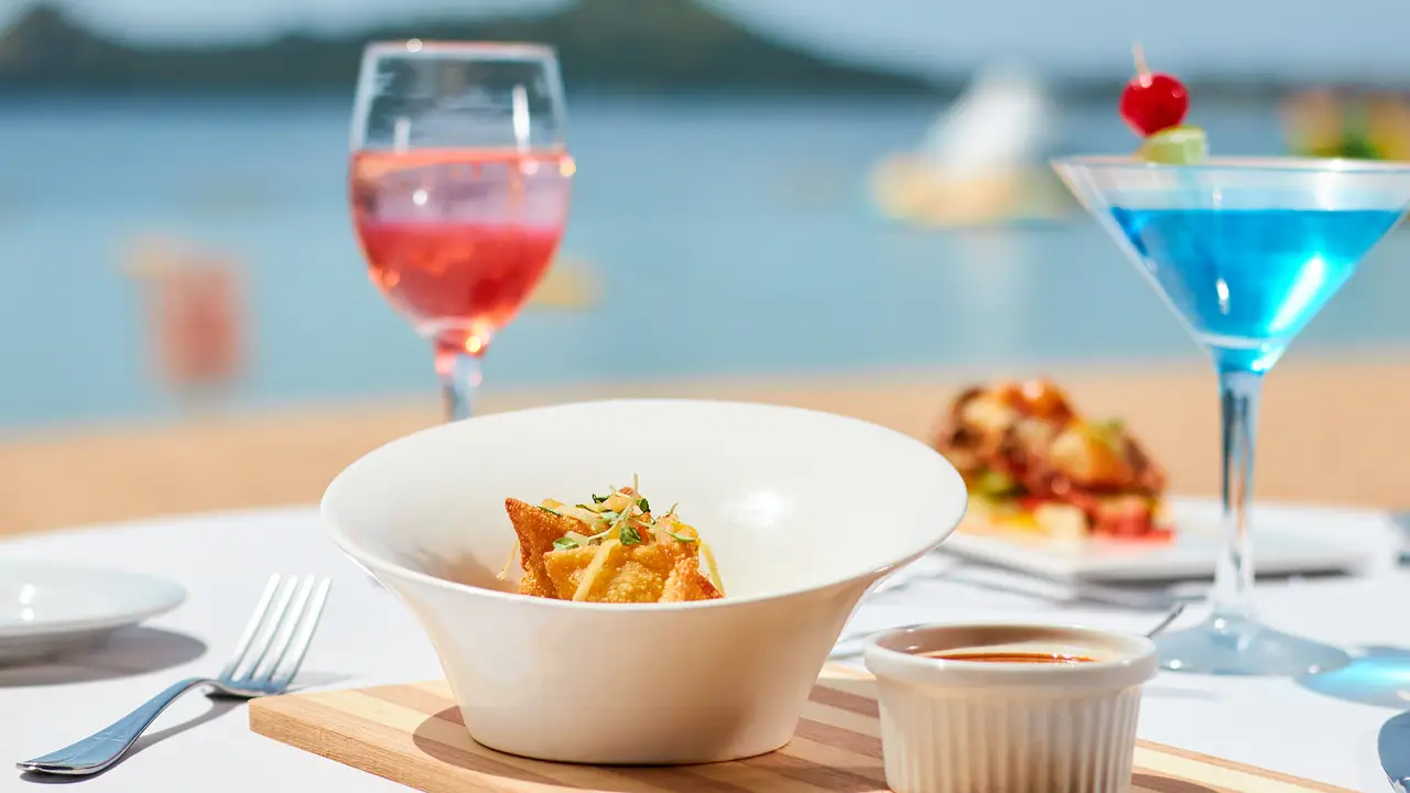 Hi Tide Restaurant at Bay Gardens Beach Resort & Spa - Rodney Bay, Gros ...