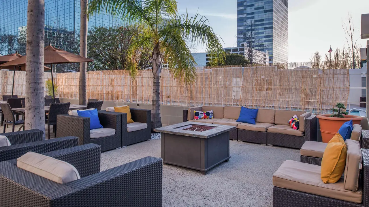 Restaurante East Grand Bar & Grille at DoubleTree LAX/El Segundo - El ...