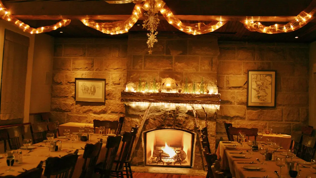 Mono Cliffs Inn Restaurant - Orangeville, ON | OpenTable