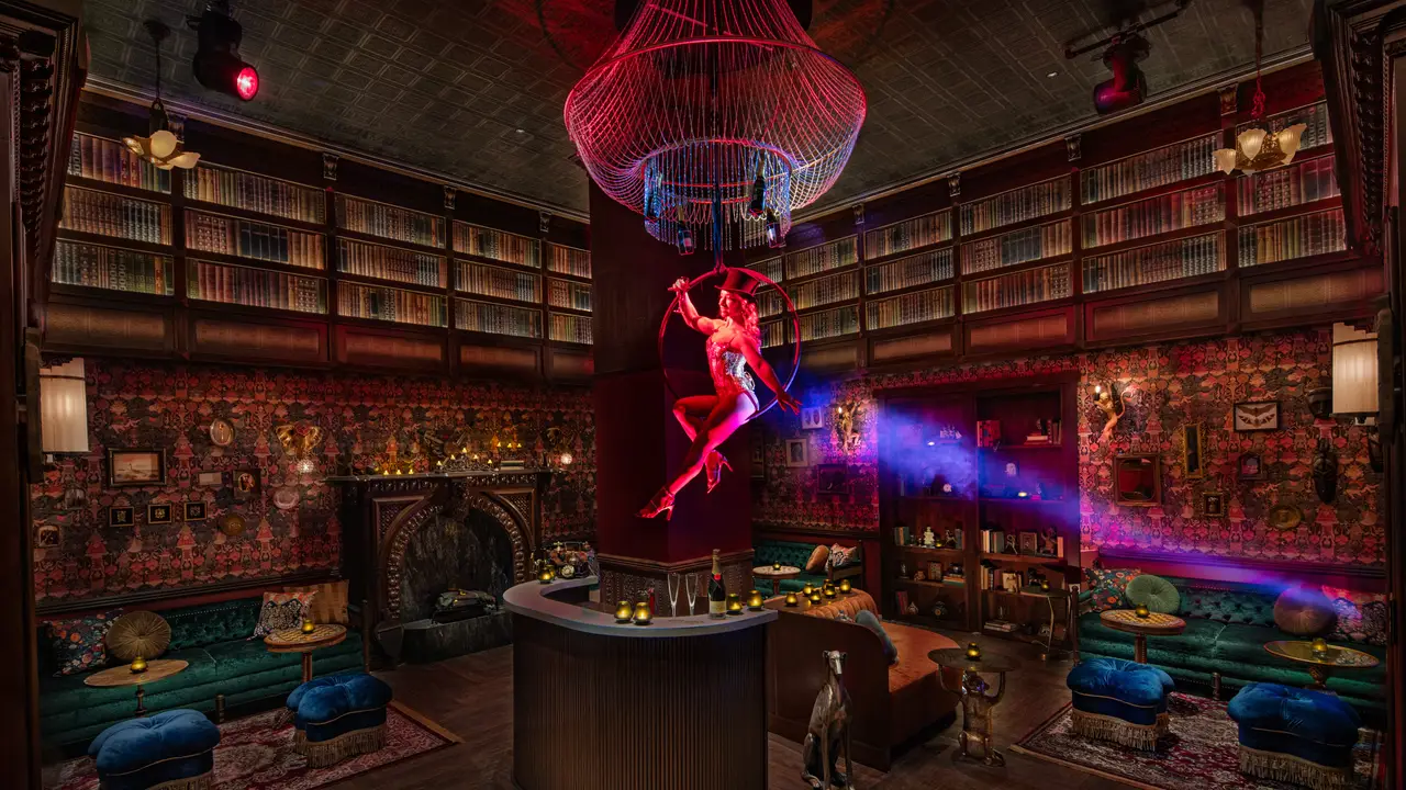 Mr. Wanderlust at Level 8 Restaurant - Los Angeles, CA | OpenTable