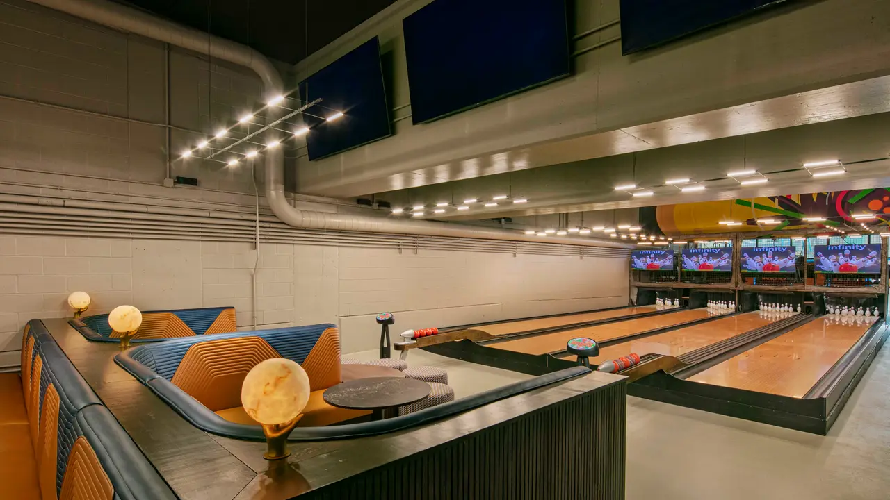 Liberty Lanes at Philadelphia Marriott Downtown Restaurant ...