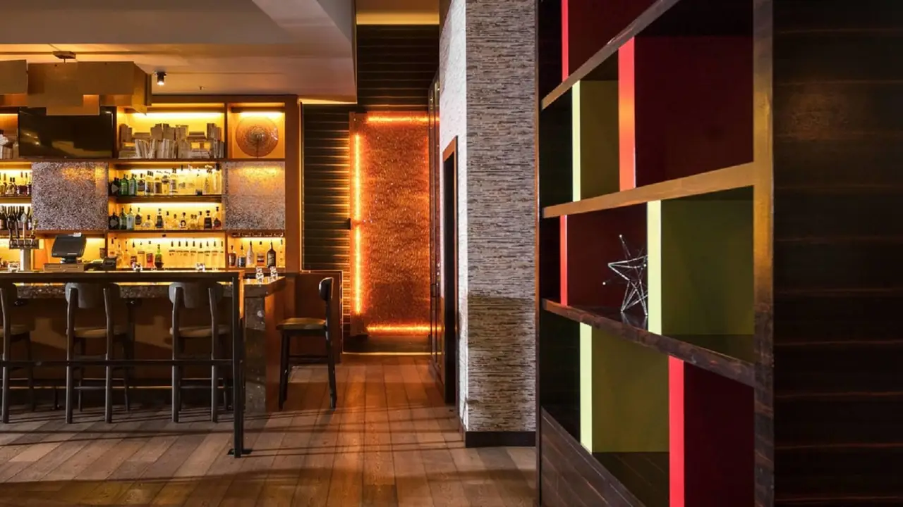 The 515 Bar & Lounge Restaurant - Seattle, WA | OpenTable