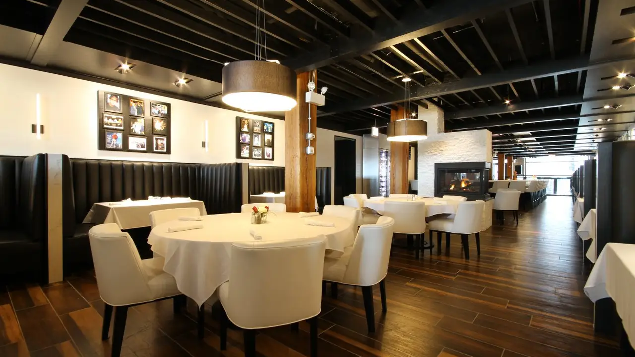 Carson's Prime Steaks & Famous Barbecue - Chicago Restaurant - Chicago ...
