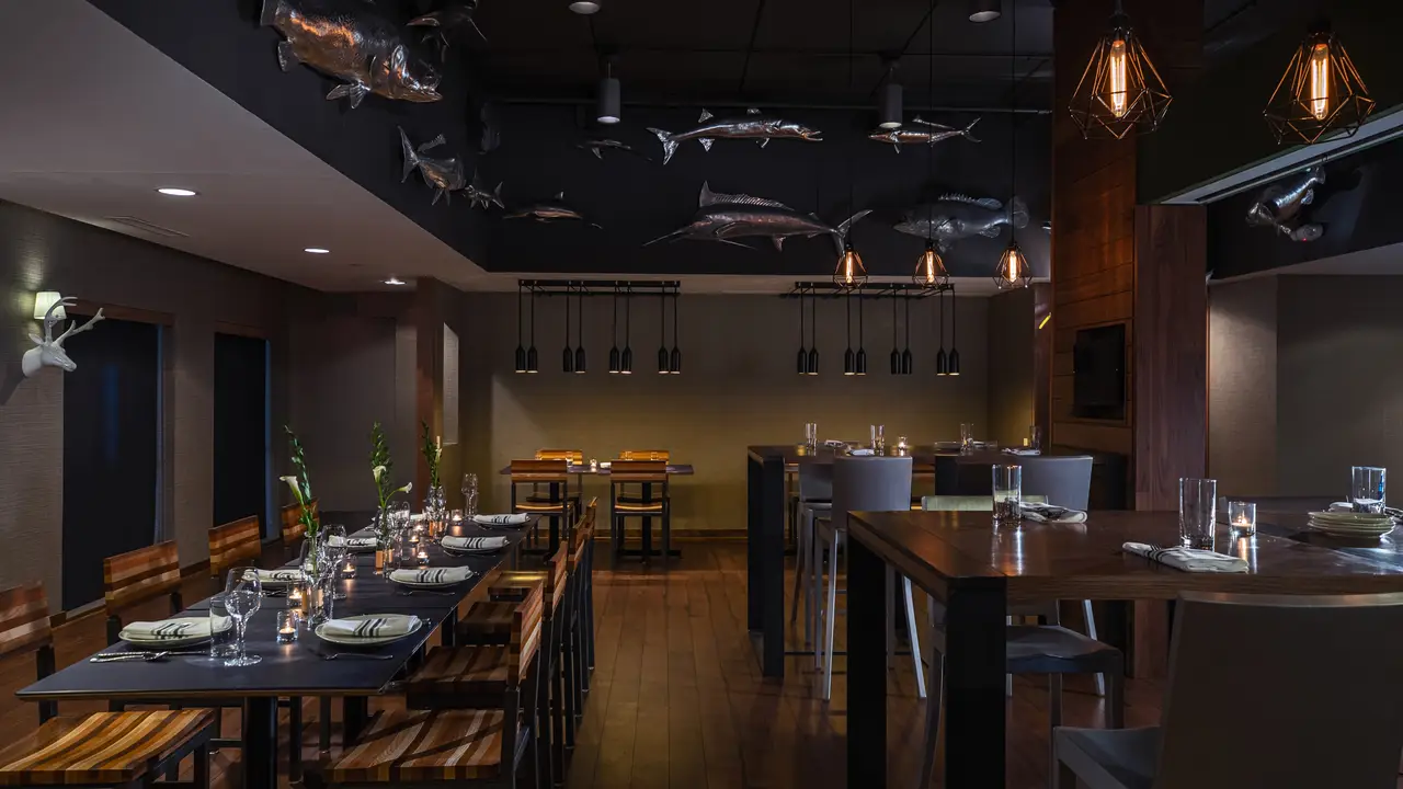 LARS Restaurant - Renaissance Minneapolis Bloomington Hotel Restaurant ...