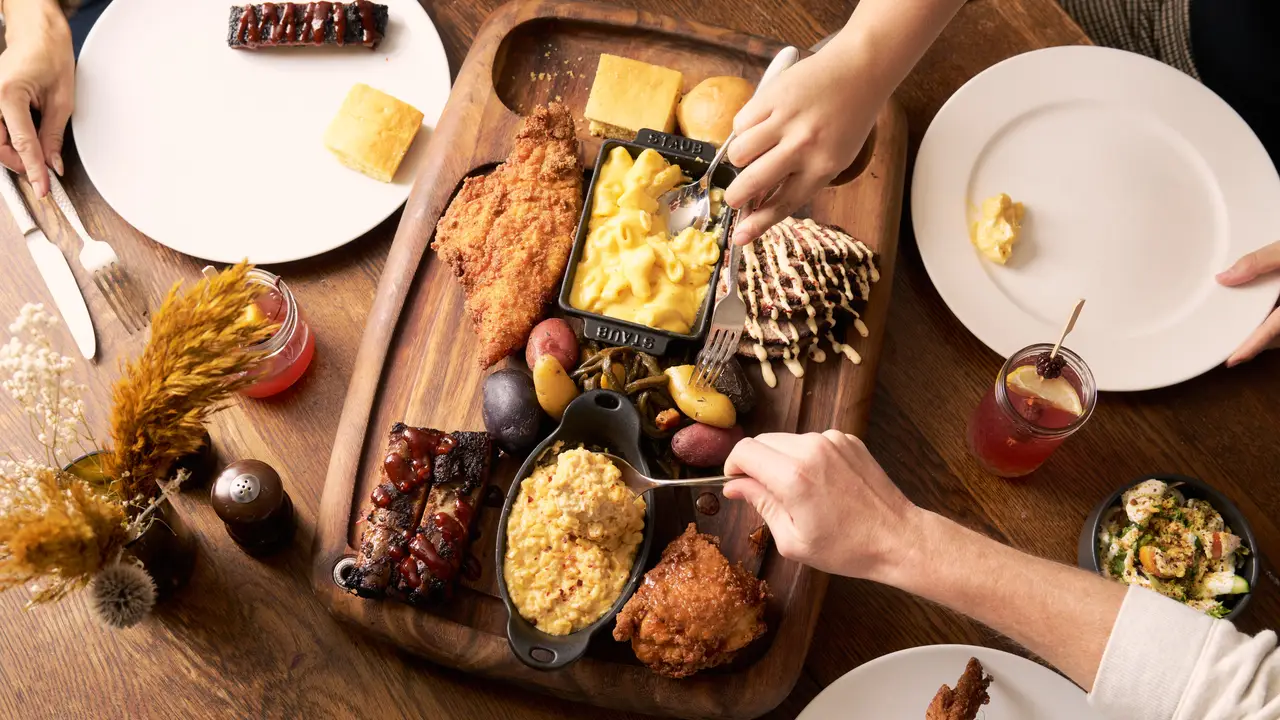 Stables Saloon at Primland Resort Restaurant - Meadows of Dan, VA ...