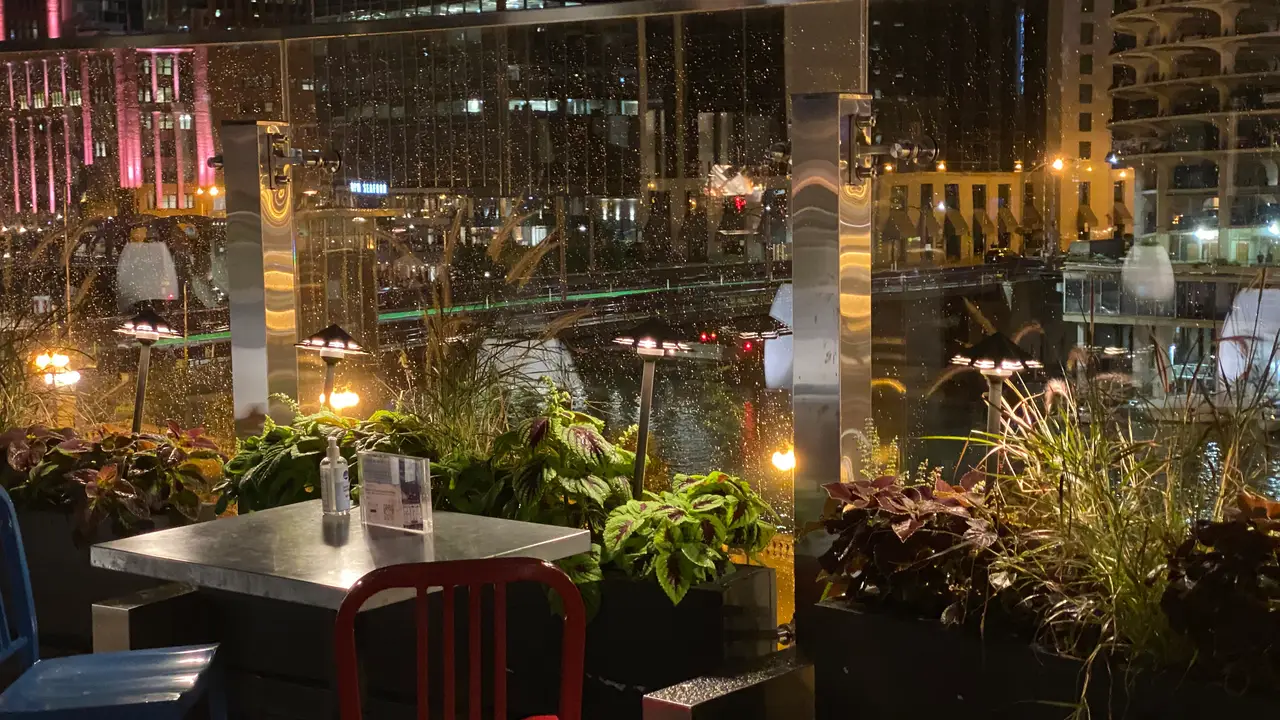 Restaurante Raised Bar Chicago - Chicago, IL | OpenTable