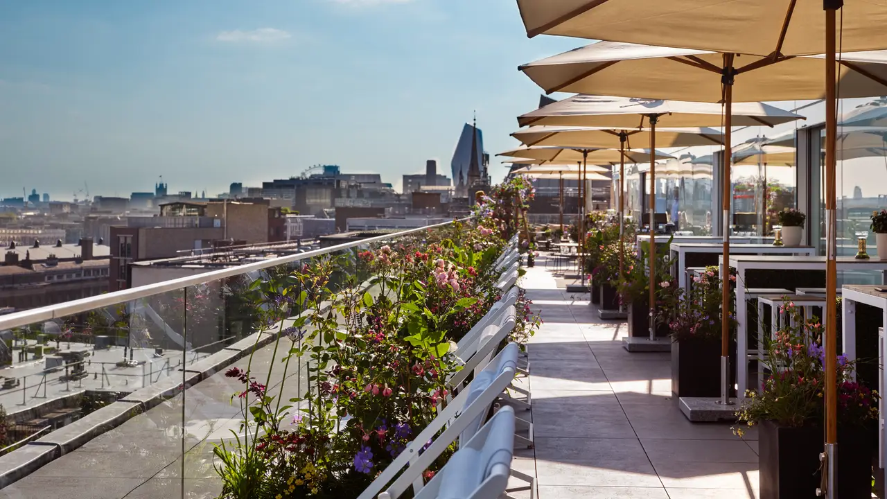 Bloom Lounge, Four Seasons Hotel London at Ten Trinity Square ...