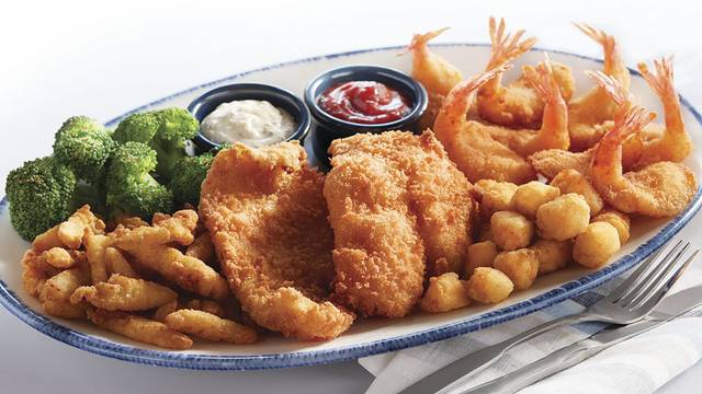 Red Lobster Seafood Platter