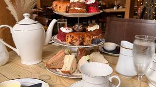 Devonshire Arms - Baslow - Baslow, Derbyshire | OpenTable