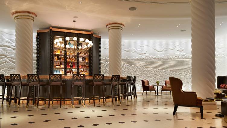 Rotunda Bar and Lounge at Four Seasons Ten Trinity Square | London ...