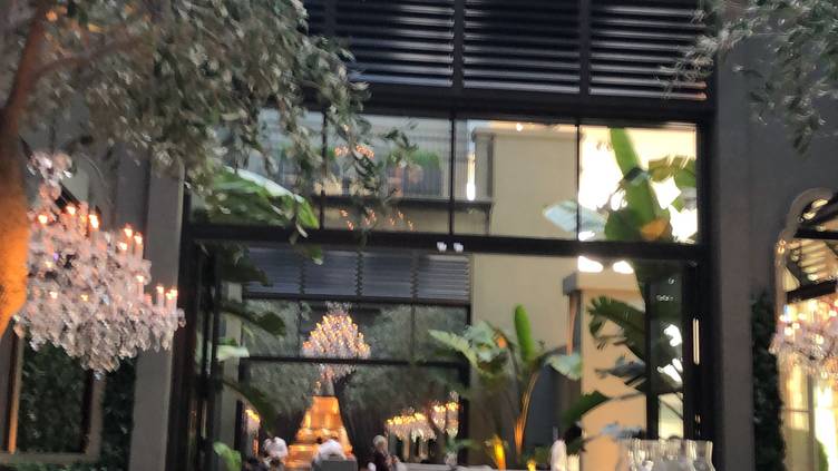 RH Courtyard Restaurant at RH Toronto | Toronto, Ontario, Canada ...