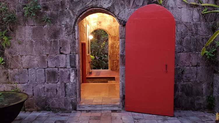 The Rocks | Saint Kitts and Nevis - Venue Report