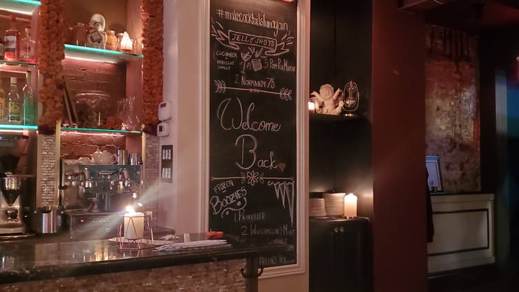 Pastiche | Toronto, Ontario, Canada - Venue Report