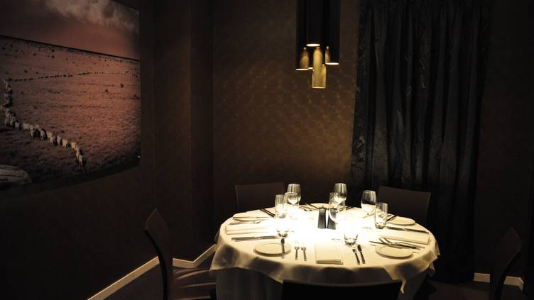 Black Hide Steakhouse - Gambaro Hotel - Caxton Street | Australia ...