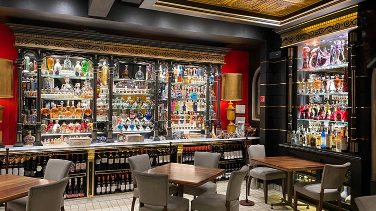 Saks - Polanco | Ciudad de México, Ciudad de México, Mexico - Venue Report
