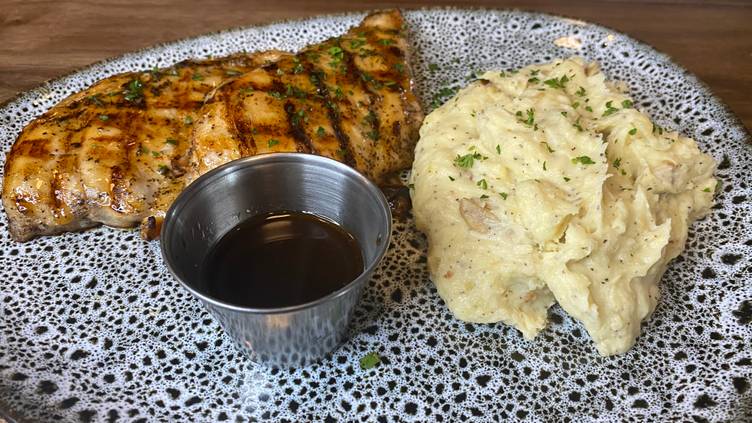 The Lounge Craft Kitchen + Cocktails | United States - Venue Report