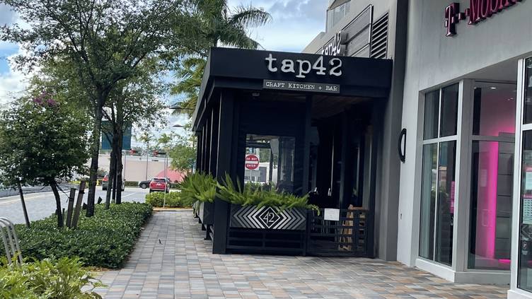 Tap 42 Craft Kitchen + Bar-Doral | United States - Venue Report