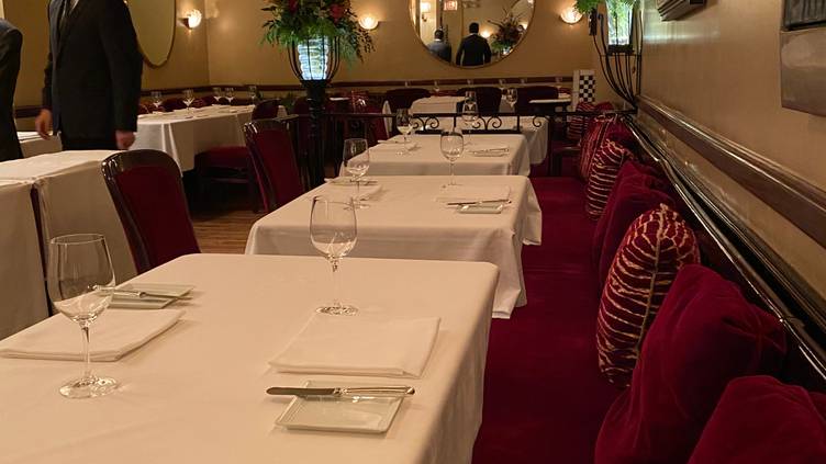 Les Nomades | Chicago, Illinois, United States - Venue Report
