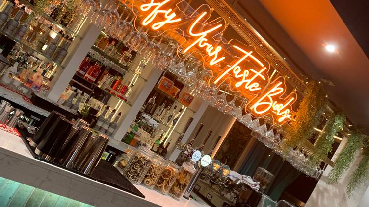 Hoi Choi | - Venue Report