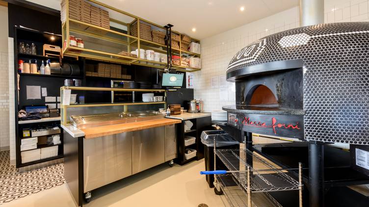 No 900 Pizzeria Napolitaine-Vaudreuil | Canada - Venue Report