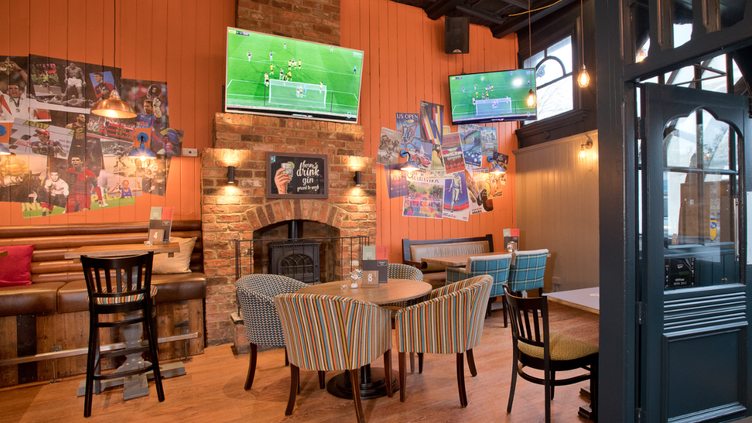 Famous Three Kings Fulham | London, England, United Kingdom - Venue Report