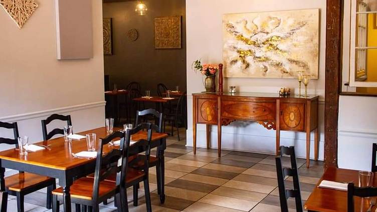 Oliver's Corner Bistro | United States - Venue Report