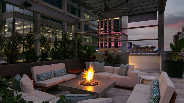 Aura Rooftop | Charlotte, North Carolina, United States - Venue Report