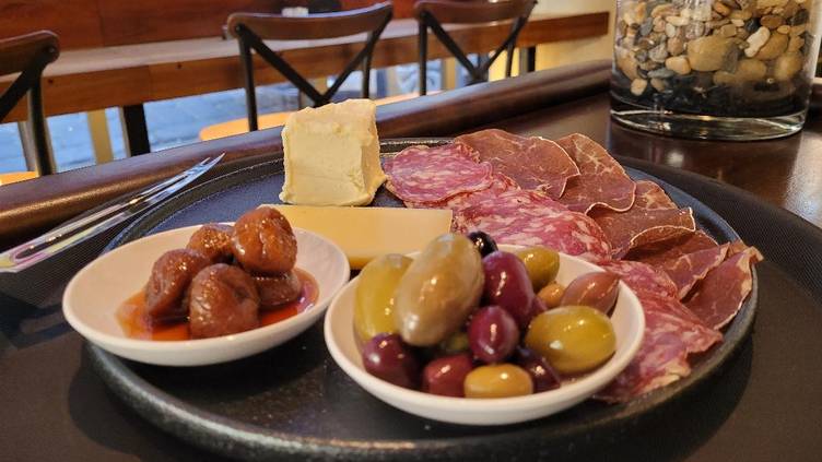 Ruelle Wine Bar | Prahran, Victoria, Australia - Venue Report