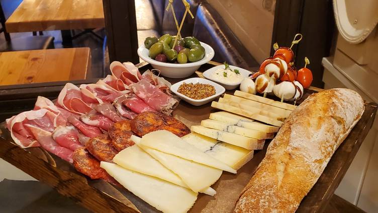 BODEGA St. Albert | Canada - Venue Report