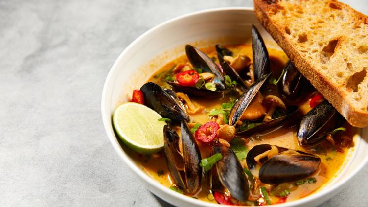 Liv's - Seafood & Oyster bar | Long Beach, California, United States ...