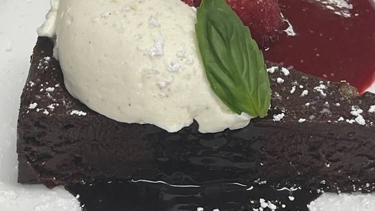 Grasing's | California, United States - Venue Report