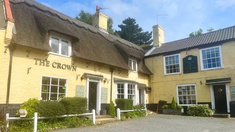 The Smallburgh Crown in Smallburgh, Norwich, Norfolk - Trip Canvas