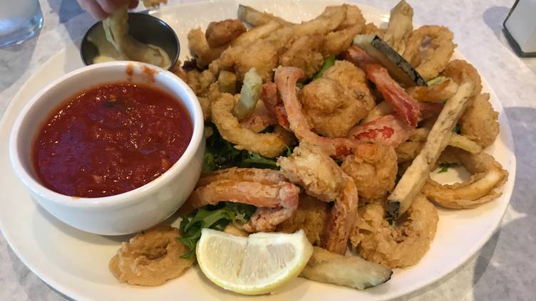 Angelo Elia Pizza, Bar, Tapas | United States - Venue Report