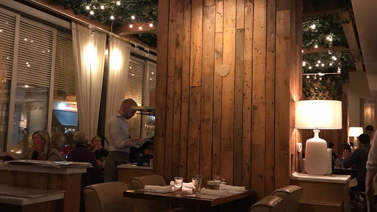 Ema | Chicago, Illinois, United States - Venue Report