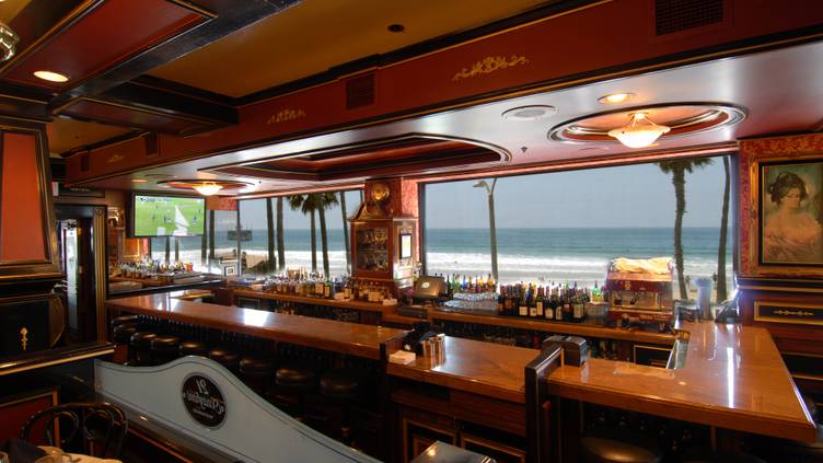 21 Oceanfront | Newport Beach, California, United States - Venue Report