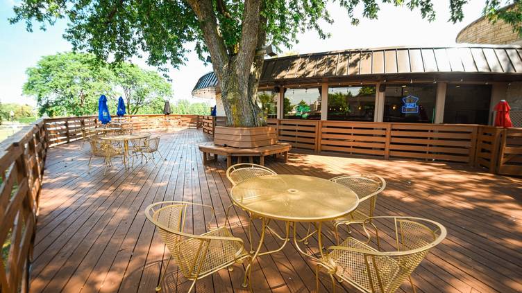 Par 5 Bistro at Par 5 Resort in Mishicot, WI - Trip Canvas