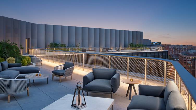 Summit the Rooftop at Conrad | United States - Venue Report