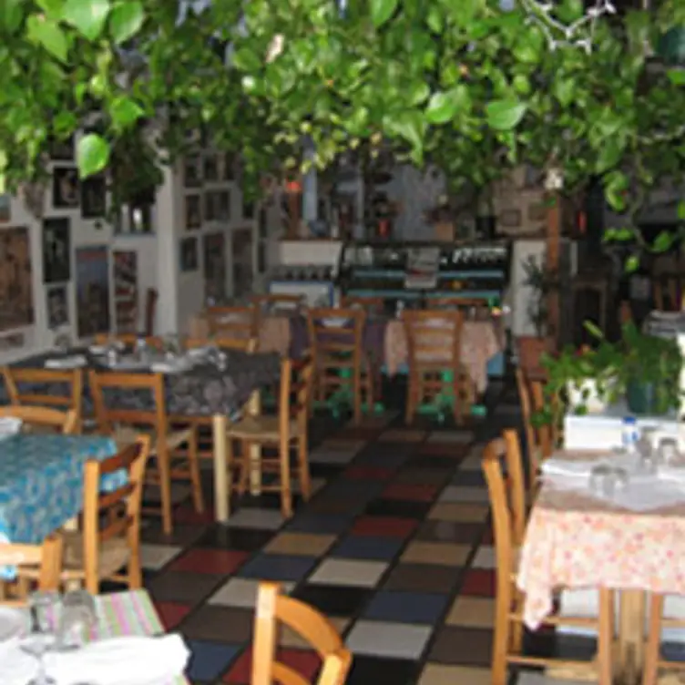 Koutouki Taverna - Updated 2025, Greek Restaurant in Edmonton, AB