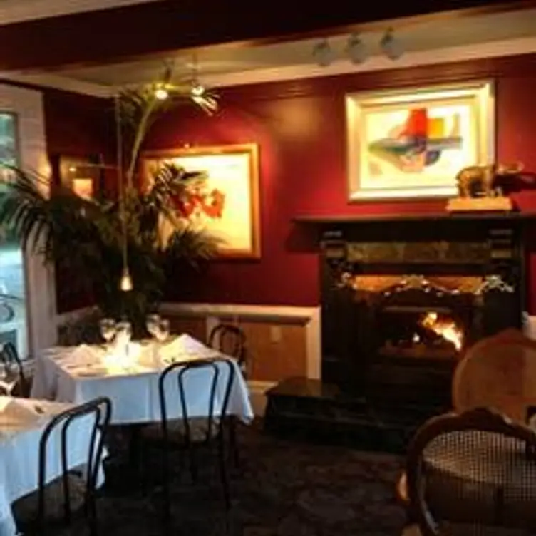 Village Inn & Restaurant - Updated 2025, Californian Restaurant in ...