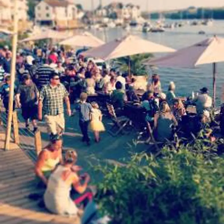 The Crabshell Inn - Updated 2025, British Restaurant in Kingsbridge, Devon