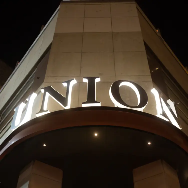 UNION Rooftop Restaurant - Minneapolis, MN | OpenTable