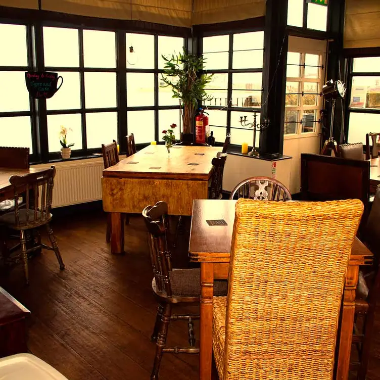 The Old Chain Pier - Updated 2024, British Restaurant in Edinburgh