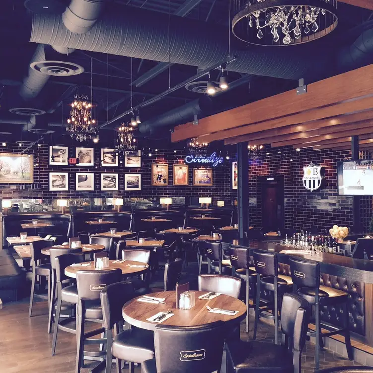 Browns Socialhouse - West Henday - Top Rated Restaurant in Edmonton, AB ...