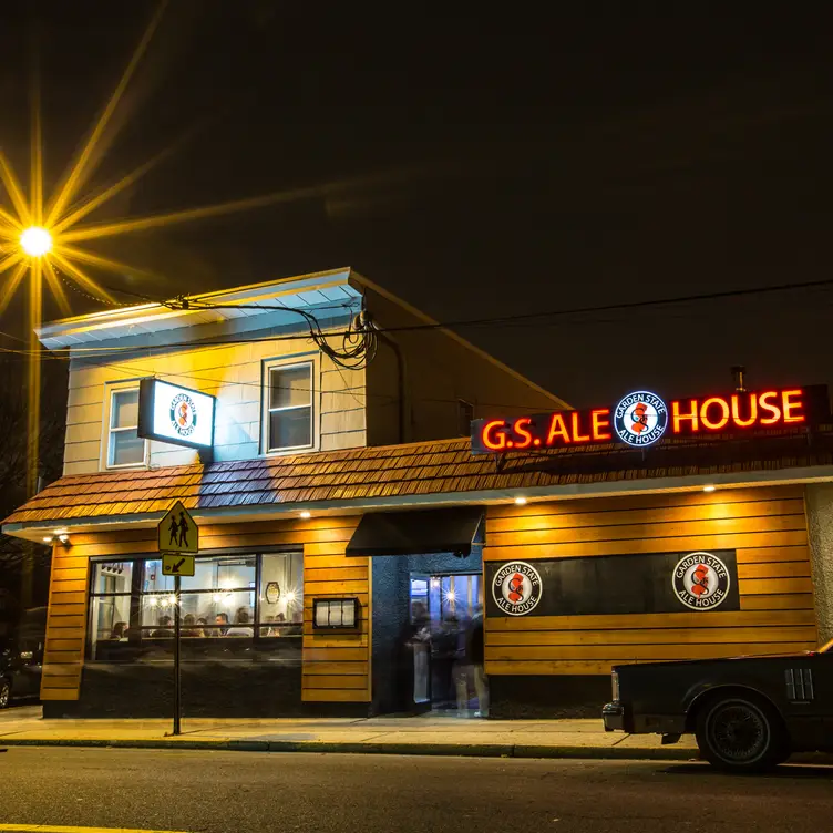 Garden State Ale House - East Rutherford Restaurant - East Rutherford ...