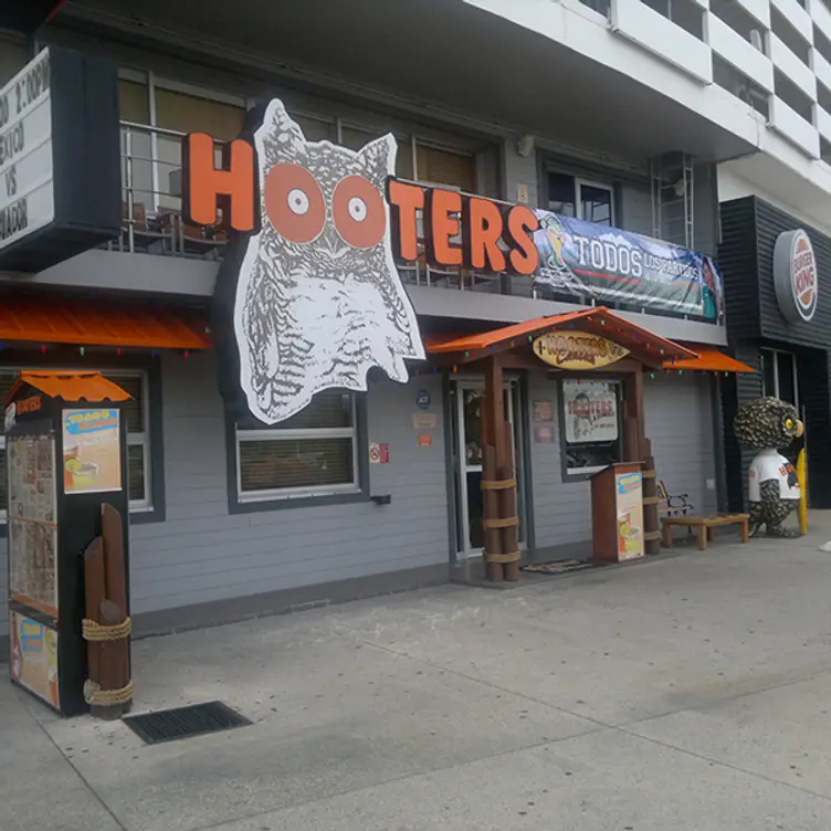 Restaurante Hooters Cancún - Malecon Americas - Cancún, , ROO | OpenTable