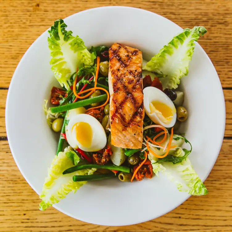 Restaurante The Hogs Back Restaurant at the Hogs Back Hotel and Spa ...