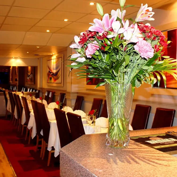 Restaurante Red Rose Of Chessington - London, | OpenTable